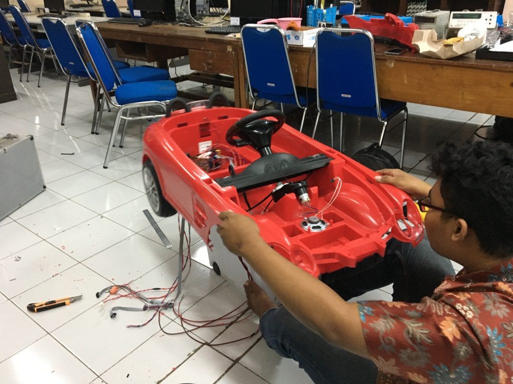 Autonomous Robot Mobil Karya Laboratorium Instrumentasi dan Kendali SV ...